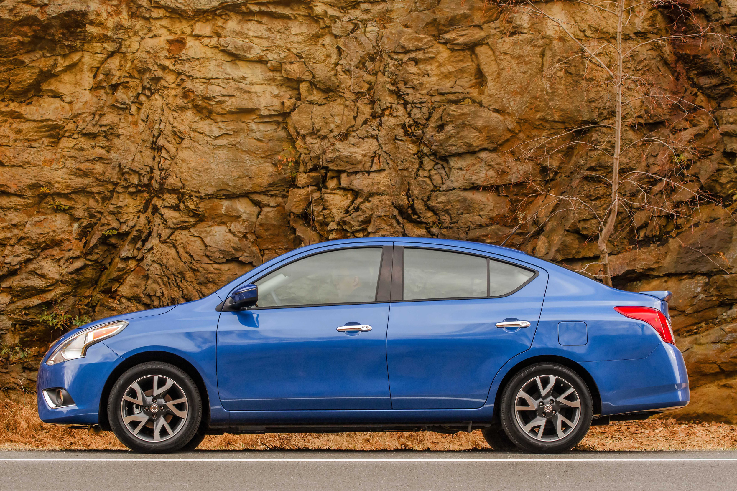Nissan Versa Sedan 1 6 SL CVT 2016 International Price Overview